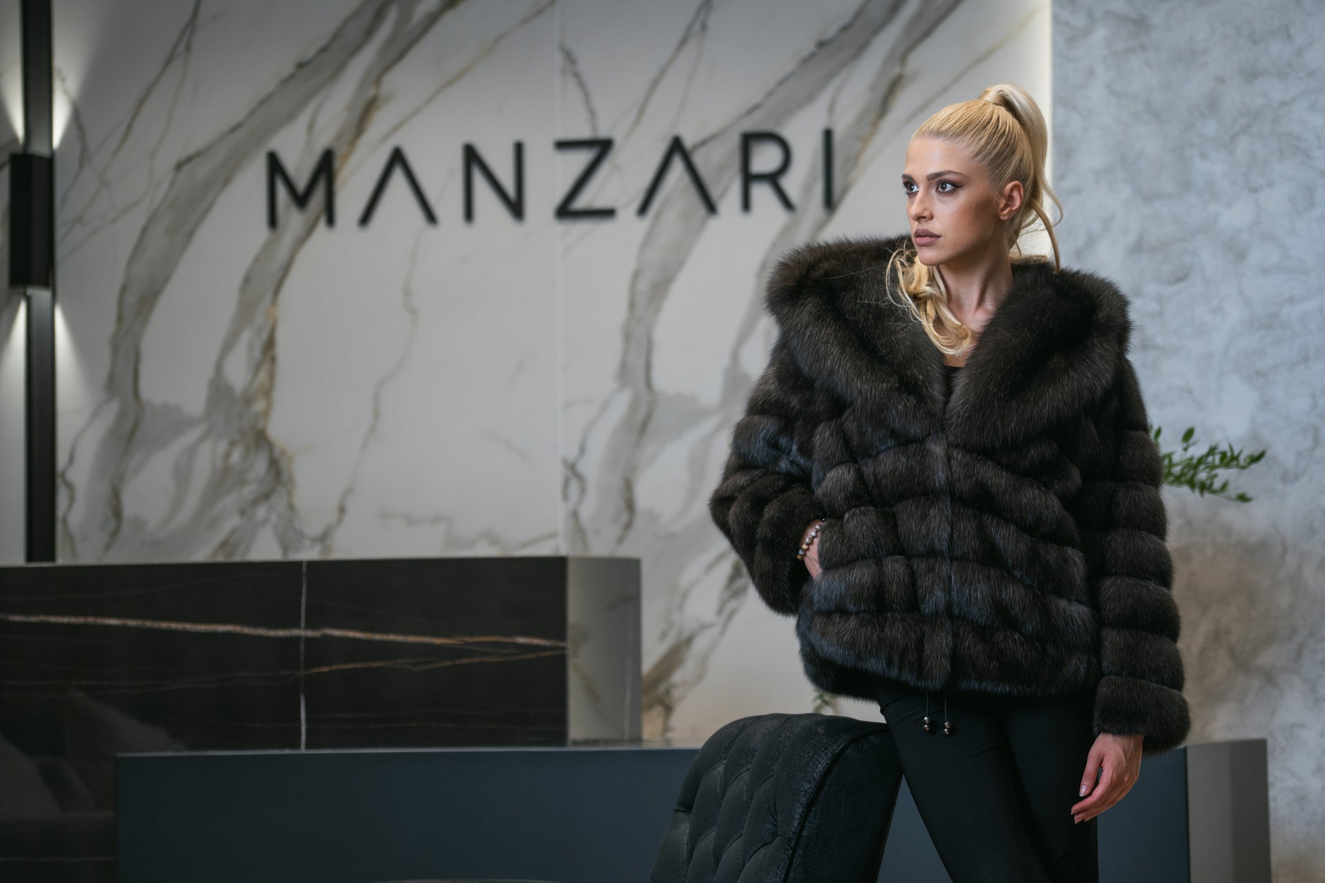 Manzari | Luxury Women’s Fur Coats & Accessories – MANZARI